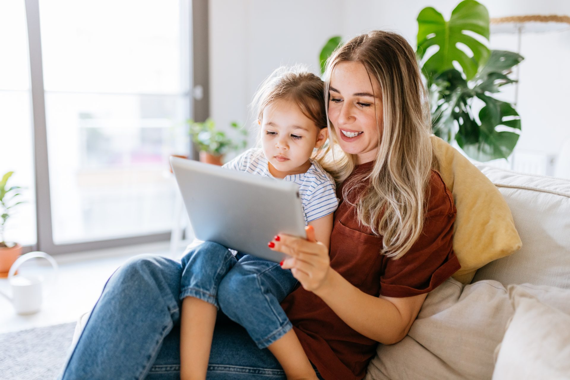 How to Teach Kids Healthy Screen Habits | Allianz